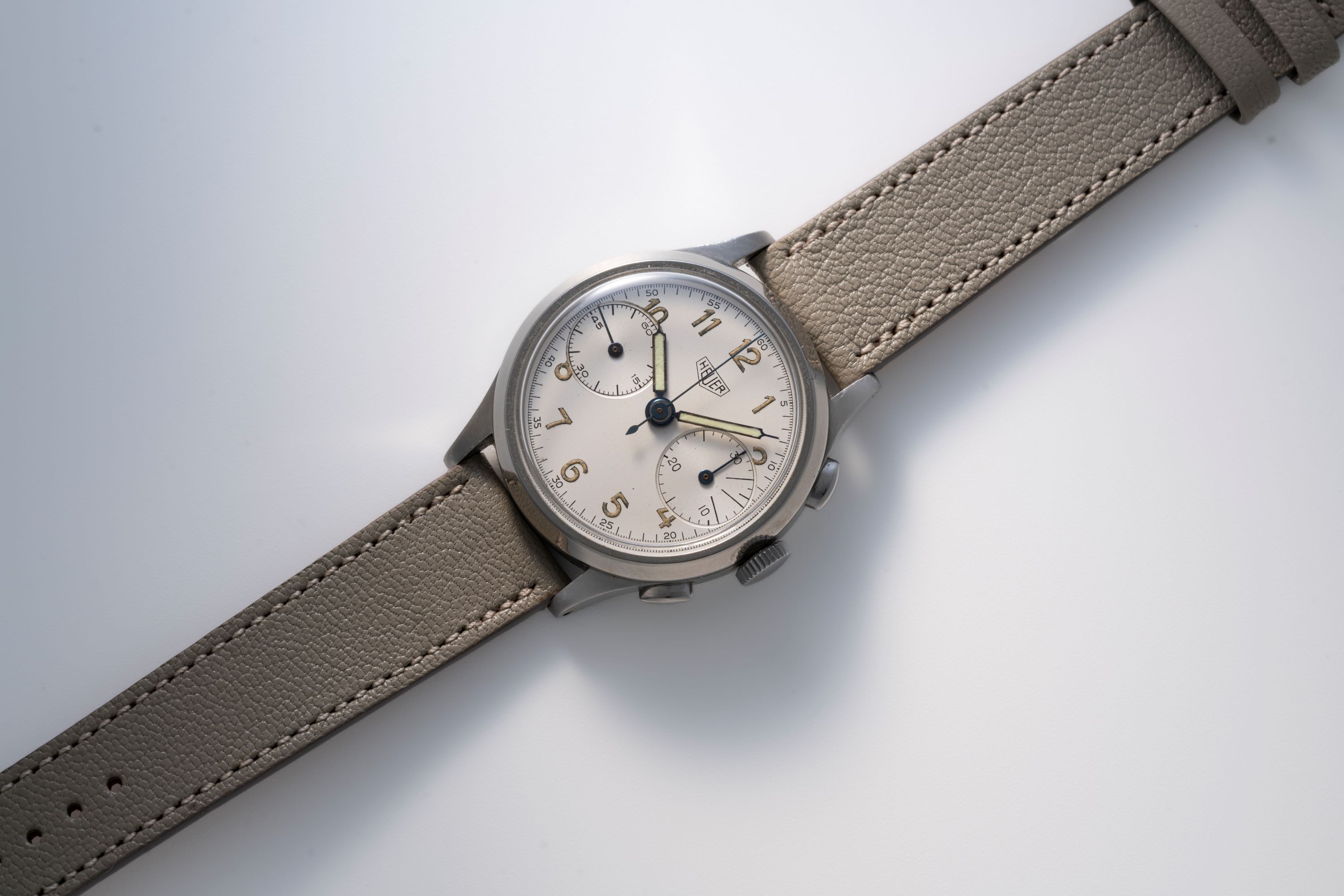 Ineichen Auctioneers - Big-Eye Chronograph Ref. 5408 in Stainless Steel